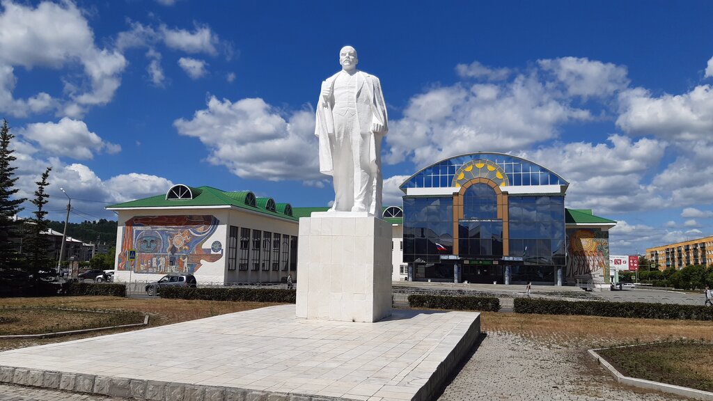 Anıt, heykel В.И. Ленин, Uçaly, foto