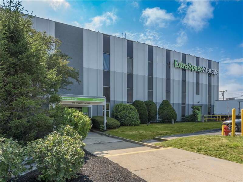 Karavan Extra Space Storage, Waltham, foto