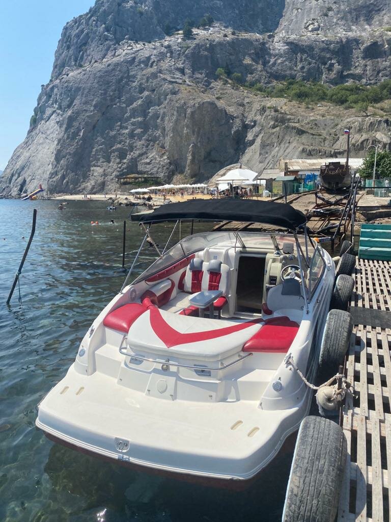 Kiralama noktası Kater Sudak, Sudak, foto