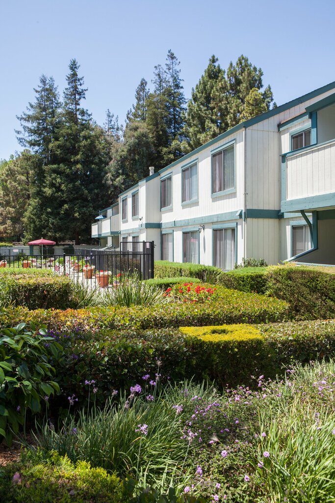 Emlak ofisi Oak Pointe Apartments, Fremont, foto