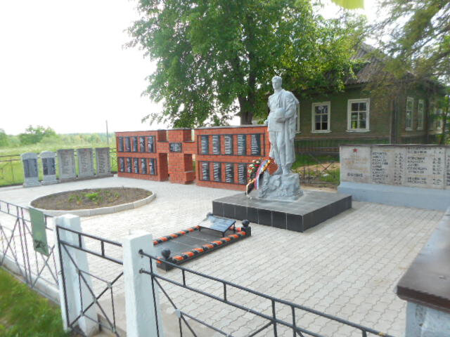 Anıt, heykel Воинское захоронение, Tverskaya oblastı, foto