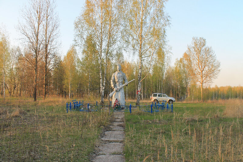 Anıt, heykel Крестьянская гора, Kalujskaya oblastı, foto