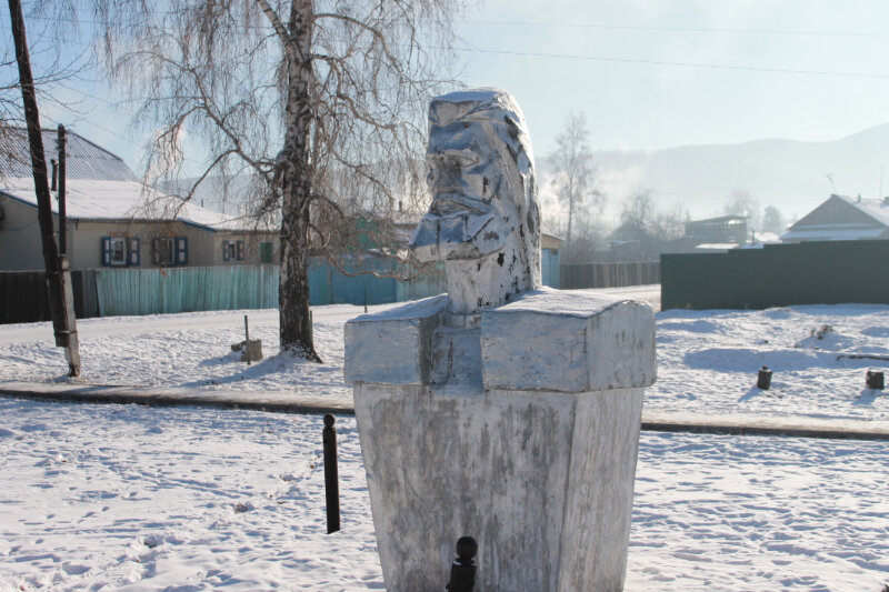 Anıt, heykel Бюст легендарному герою Гражданской войны Н.А. Каландаришвили, Buriatya, foto
