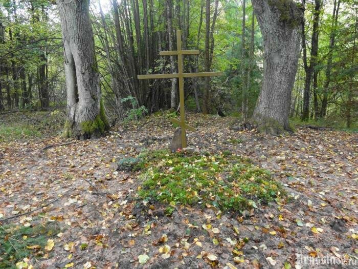 Anıt, heykel Братская могила 69-и русских воинов, Kaliningradskaya oblastı, foto