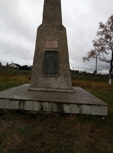 Обелиск погибшим в годы Великой Отечественной войны (Irkutsk Region, Zalarinskiy munitsipalny okrug, rabochiy posyolok Tyret 1-ya), anıt, heykel  İrkutskaya oblastından