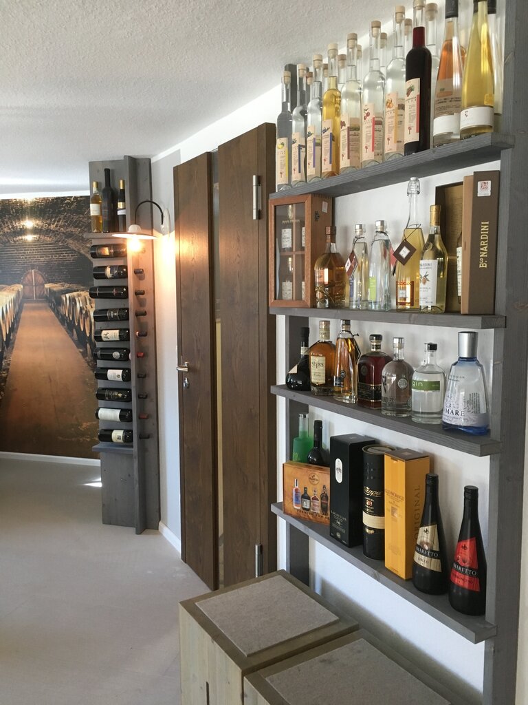 Bar Alte Fronveste Weindepot am See, Bavyera, foto