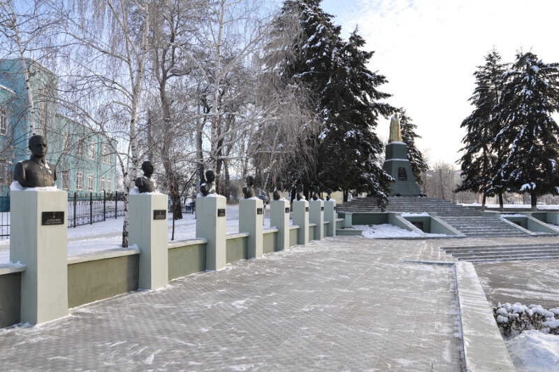 Anıt, heykel Центральная братская могила № 277, Rossoş, foto