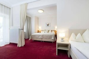 Hotel Post Wrann (Bahnhofstraße No:12, Velden am Wörther See), otel  Karintiya'dan