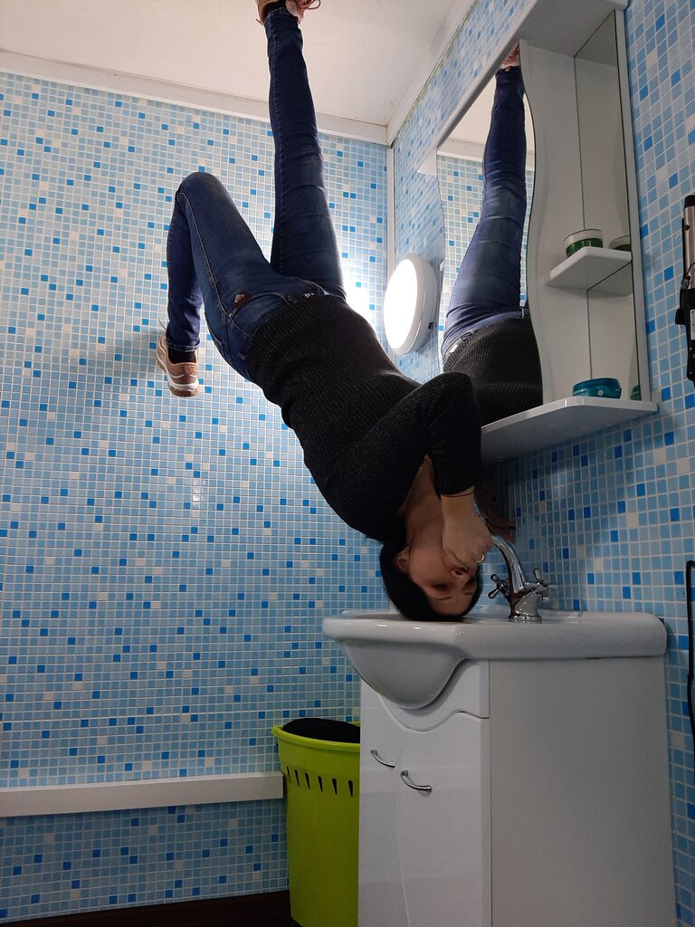 Lunapark Dom vverkh dnom, Moskova, foto