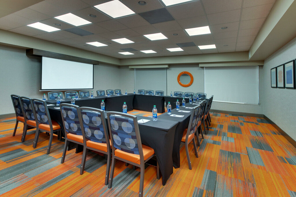 Otel Holiday Inn Express & Suites Atlanta N-Perimeter Mall Area, Georgia Eyaleti, foto