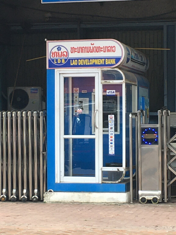ATM'ler LaoViet Bank ATM, Vientiane, foto