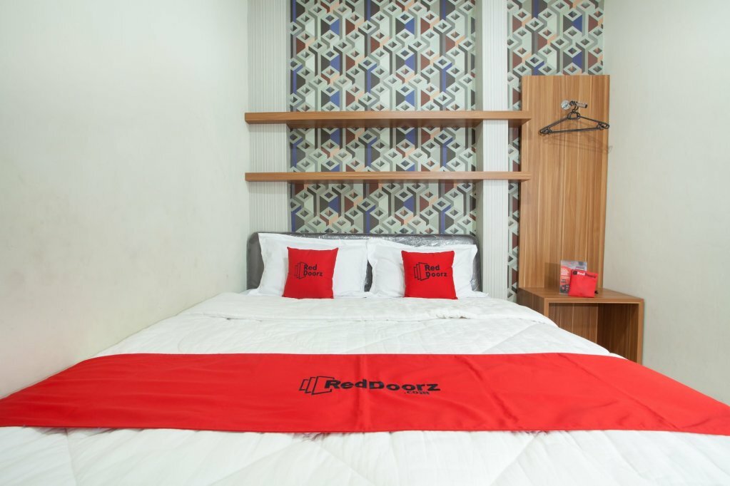 Otel RedDoorz @ Rungkut, Surabaya, foto
