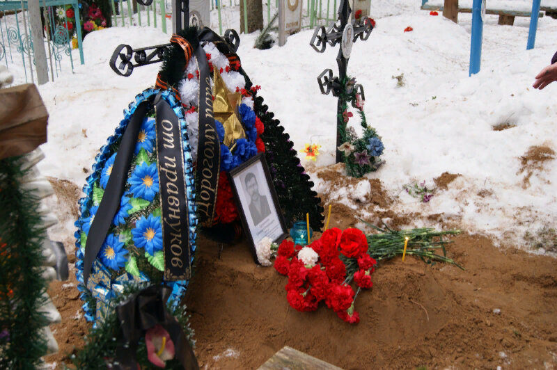 Anıt, heykel Воинское захоронение № 1, Kirovskaya oblastı, foto