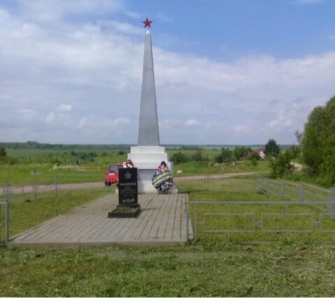 Anıt, heykel Индивидуальная могила сержанта Матвеева Ивана Дмитриевича, Lipetskaya oblastı, foto