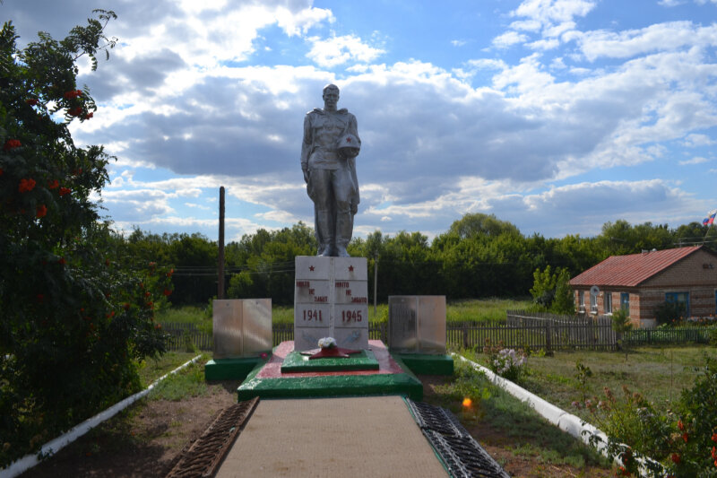 Anıt, heykel Памятник Великой Отечественной войне, Orenburgskaya oblastı, foto