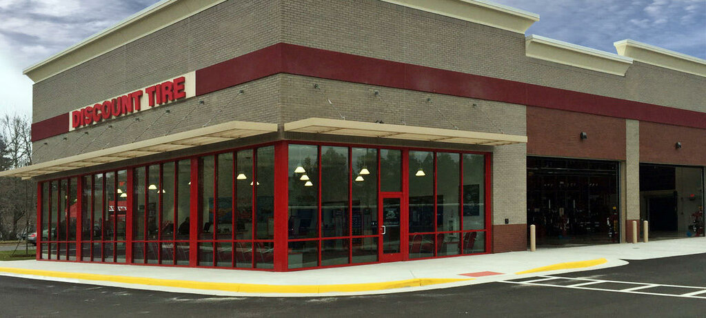 Jant ve lastikçiler Discount Tire, Newport News, foto