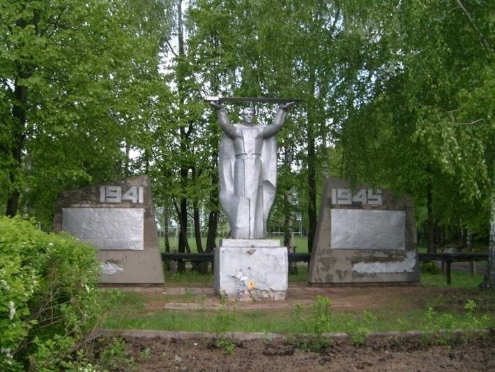 Anıt, heykel Обелиск воинам, погибшим в годы Великой Отечественной войны, Mariy El Cumhuriyeti, foto
