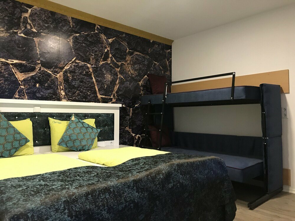 Otel Pension Kristalpark, Günzburg, foto