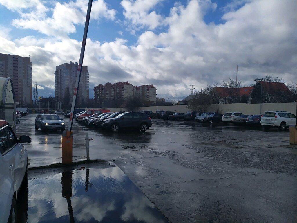 Otoparklar Car park, Kaliningrad, foto