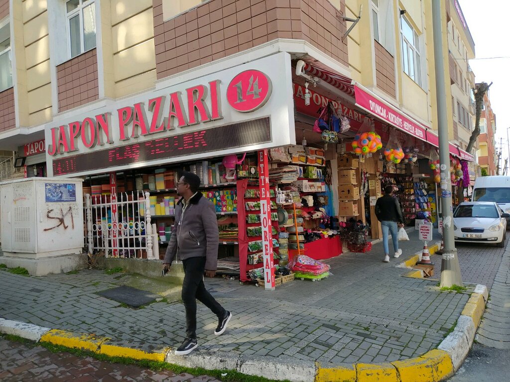 Ucuzluk mağazası Japon Pazarı, İstanbul, foto