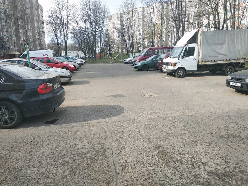 Otoparklar Parking lot, Minsk, foto