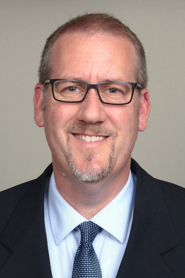 Yatırım fonu firmaları Edward Jones - Financial Advisor: Steve Townsend, Michigan Eyaleti, foto
