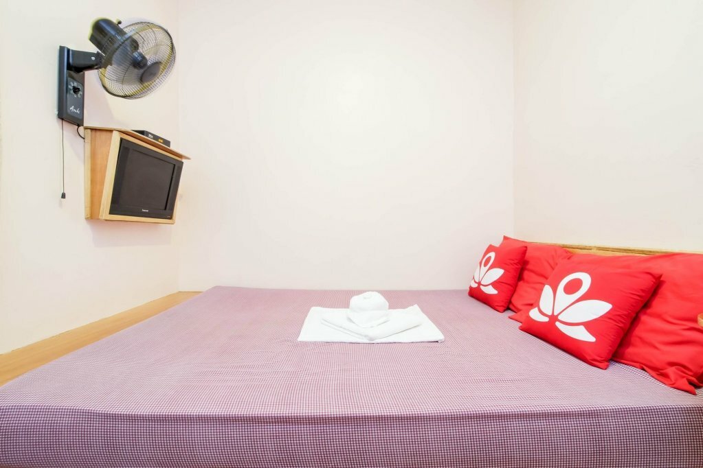 Otel Zen Rooms Basic White Knights Dumaguete, Dumaguete, foto