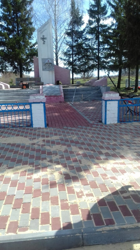 Anıt, heykel Братская могила, Lipetskaya oblastı, foto