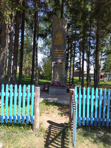 Воинам, погибшим в годы Великой Отечественной войны 1941-1945 гг. (Altai Territory, Zalesovskiy rayon, selo Kordon, Shkolnaya ulitsa), anıt, heykel  Altayski krayından