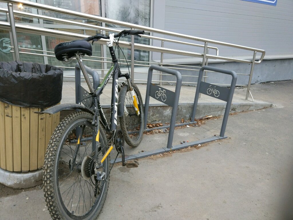 Bisiklet park yerleri Велопарковка, Perm, foto