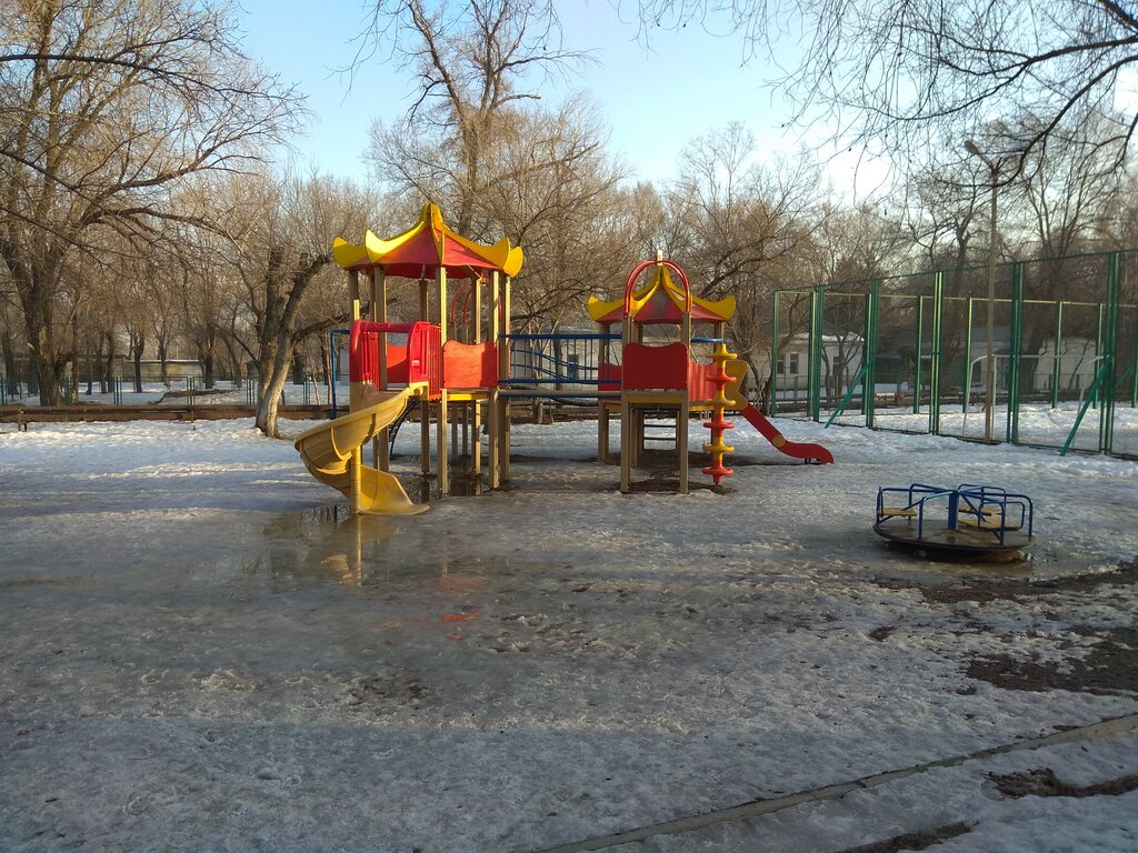 Oyun alanı Playground, Almatı eyaleti, foto