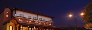 Hotel Il Monte (Serravalle, via IV Giugno), otel  Serravalle'den