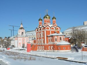 Znamensky Monastery, in the Old Sovereign's Yard (Varvarka Street No:8Б), manastır  Moskova'dan
