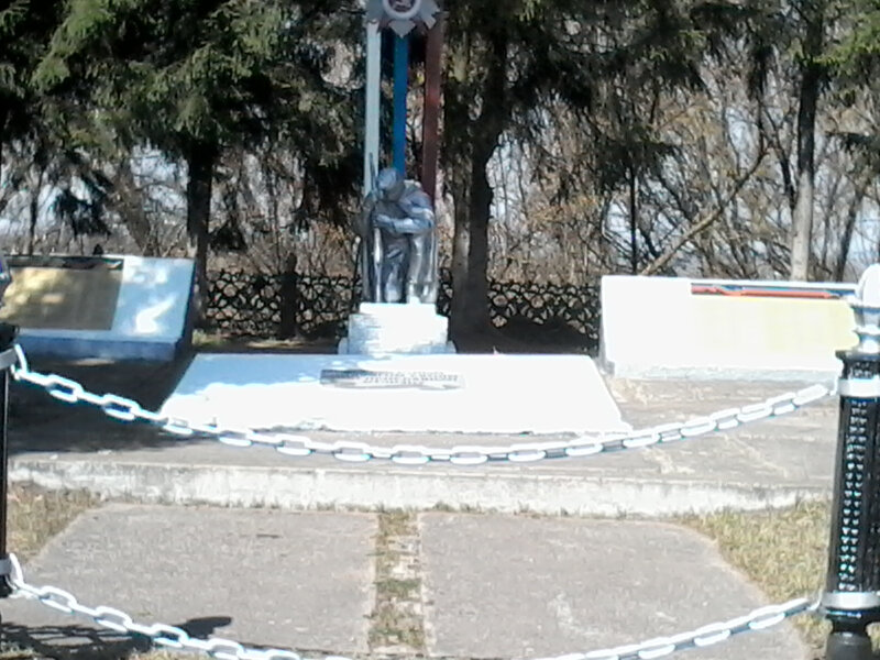 Anıt, heykel Братское захоронение советских воинов, Orlovskaya oblastı, foto