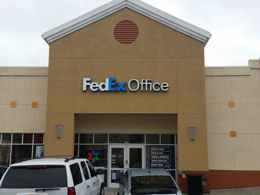 Fotokopi dükkanları FedEx Office Print & Ship Center, Kaliforniya Eyaleti, foto