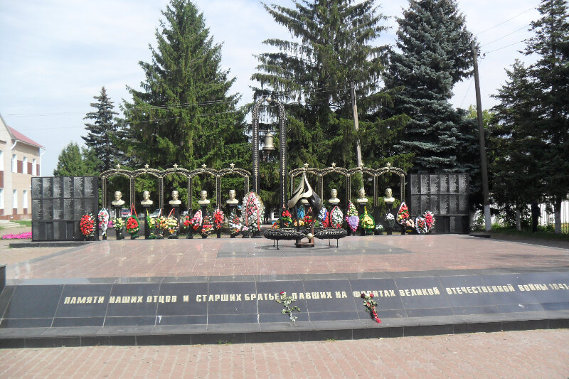 Anıt, heykel Мемориал погибшим воинам, Lipetskaya oblastı, foto