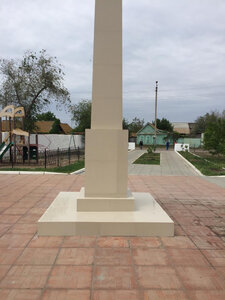 Односельчанам, павшим в Великой Отечественной войне (Astrakhan, Sovetskiy Village), anıt, heykel  Astrahan'dan