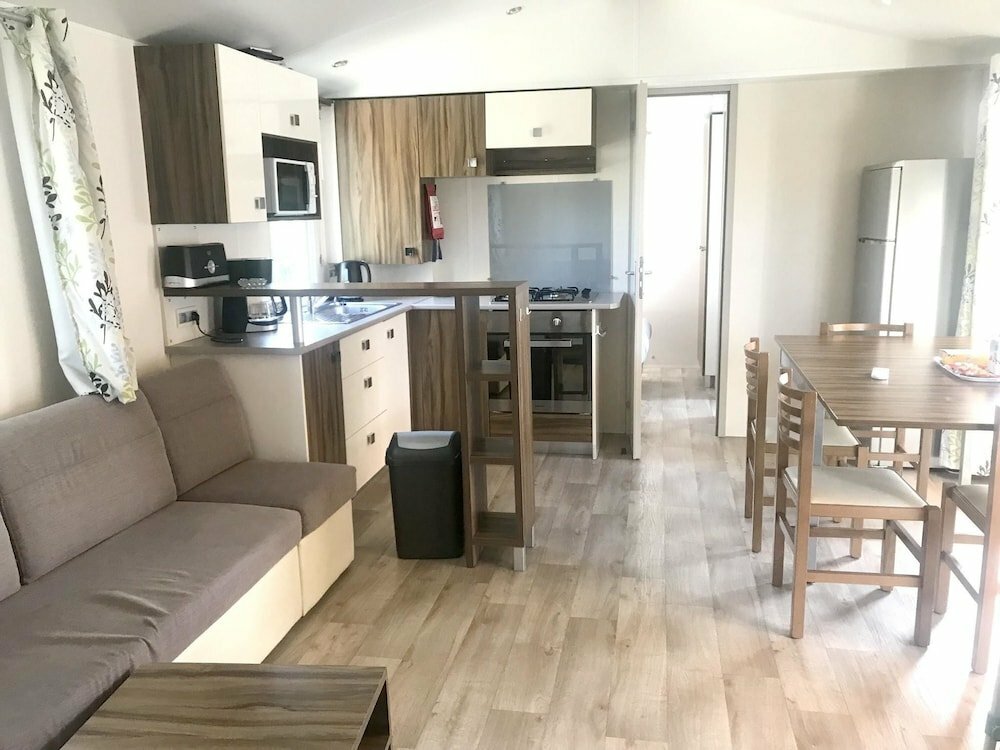 Otel Camping le Montourey, Fréjus, foto