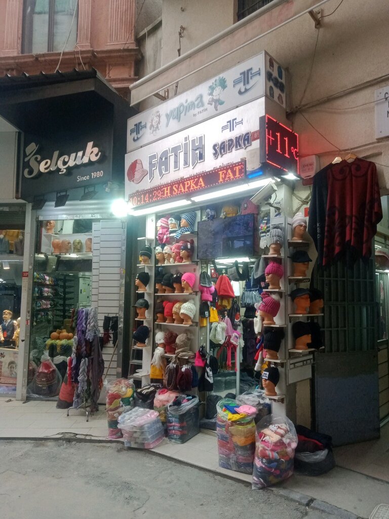 Şapka satan mağazalar Fatih Şapka, İstanbul, foto