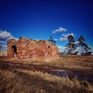 Tserkov Petra i Pavla V Klopitsakh (Leningrad Region, Volosovskiy rayon, derevnya Klopitsy), turistik yerler  Saint‑Petersburg ve Leningradskaya oblastından