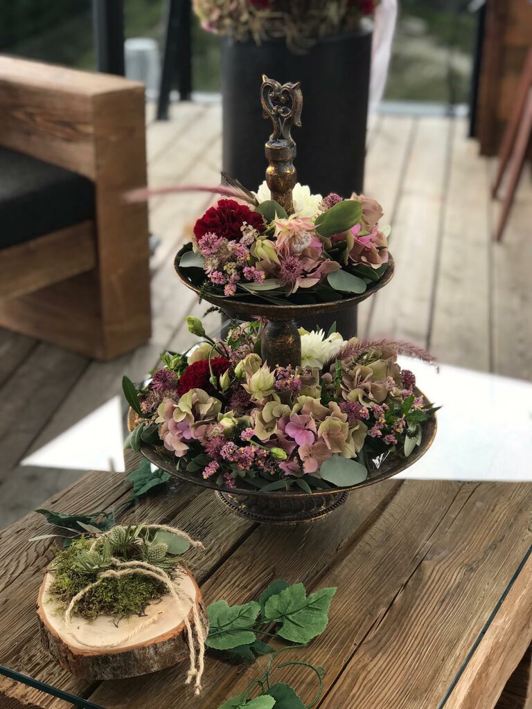 Çiçek teslimatı Blumen und Gärtnerei Riegler GmbH, Dünya, foto