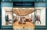 Tommy Hilfiger (England, Swindon, Swindon), giyim mağazası  Swindon'dan
