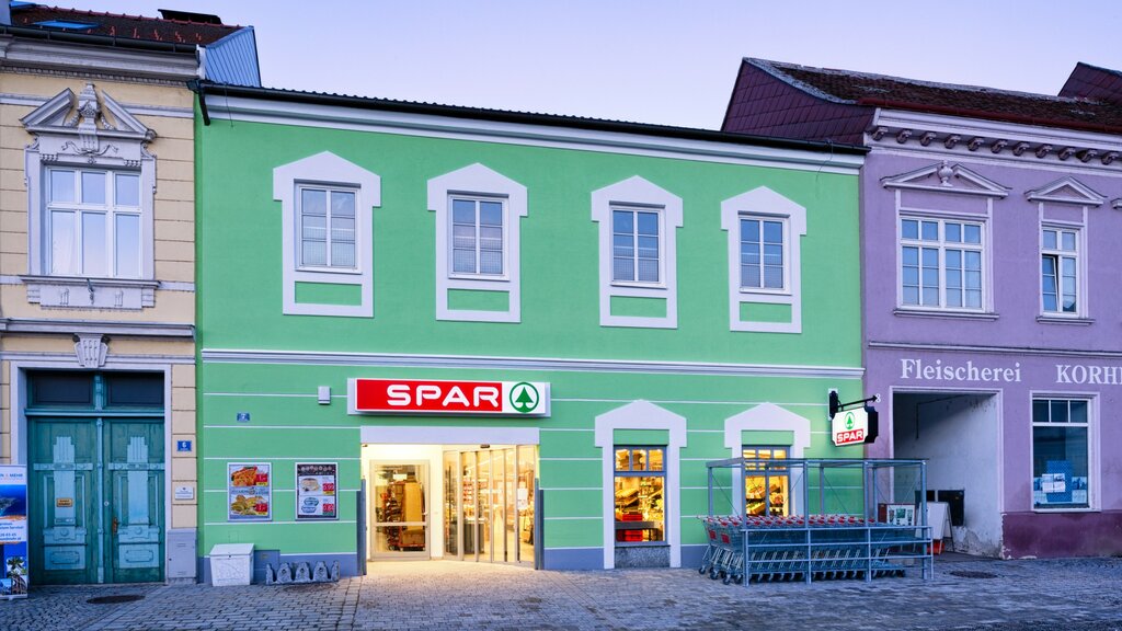 Süpermarket Spar Raiffeisen Lagerhaus, Aşağı Avusturya, foto