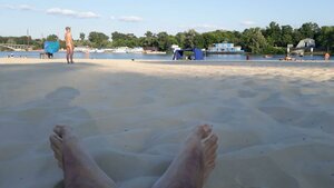 Plyazh Dovbychka (Trukhaniv Island), plaj  Kiev'den