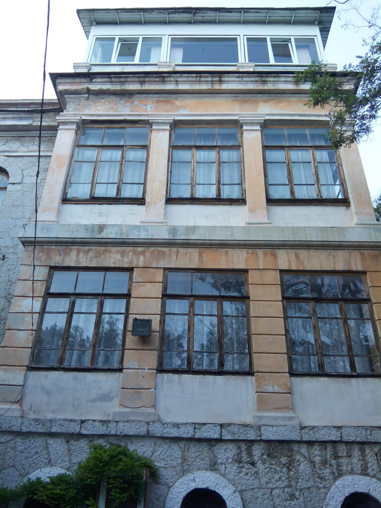 Turistik yerler Дача Н.И. Сатиной, Kırım Cumhuriyeti, foto