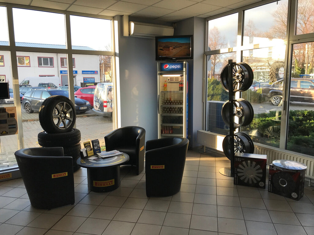 Jant ve lastikçiler Drz Dresdner Reifen Zentrale GmbH, Dresden, foto