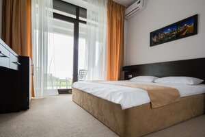 Verbena-Plyazh (улица Челюскинцев No:49/17), otel  Sevastopol'dan