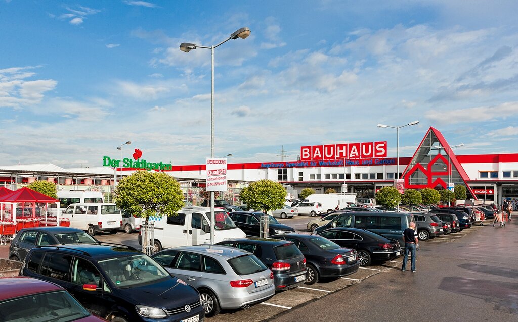 Banyo ve klozet mağazaları Bauhaus Augsburg-Oberhausen, Bavyera, foto