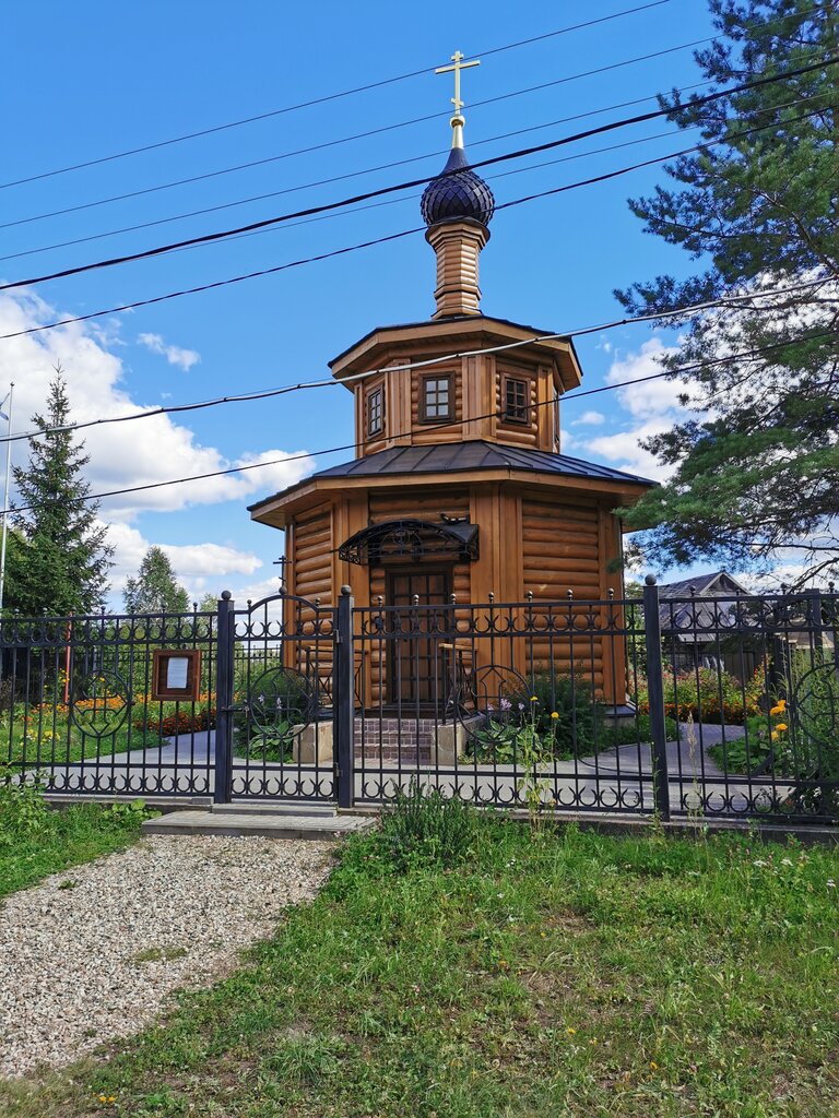 Ortodoks kiliseleri Chasovnya Nikolaya II Tsarya-strastoterptsa V Zapolke, Tverskaya oblastı, foto