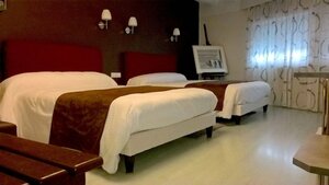 Hôtel Saint-Hubert (Bourgogne-Franche-Comté, Jura, Arrondissement de Saint-Claude, Saint-Claude, Place Saint Hubert, 3), otel